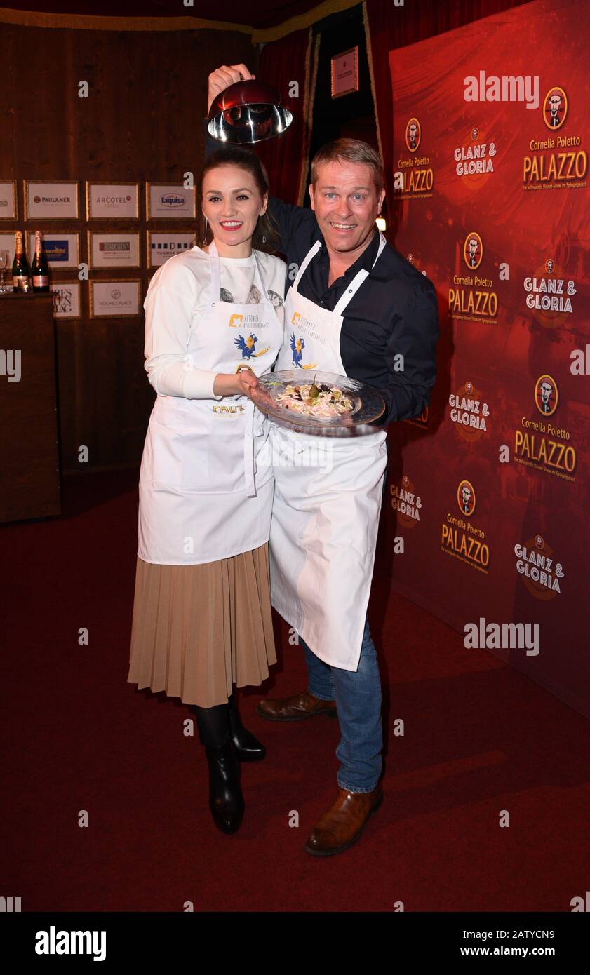 Hamburg, Germany. 05th Feb, 2020. Ina Menzer, boxer and Hinnerk ...