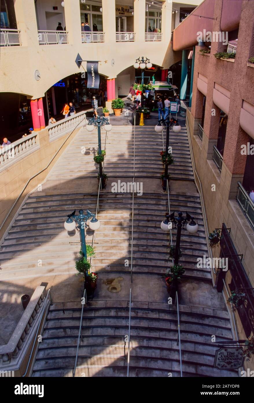 Shopping mall 1990s hi-res stock photography and images - Alamy
