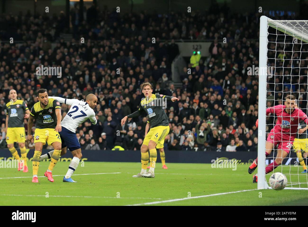 Football stadium wide shot hi-res stock photography and images - Alamy