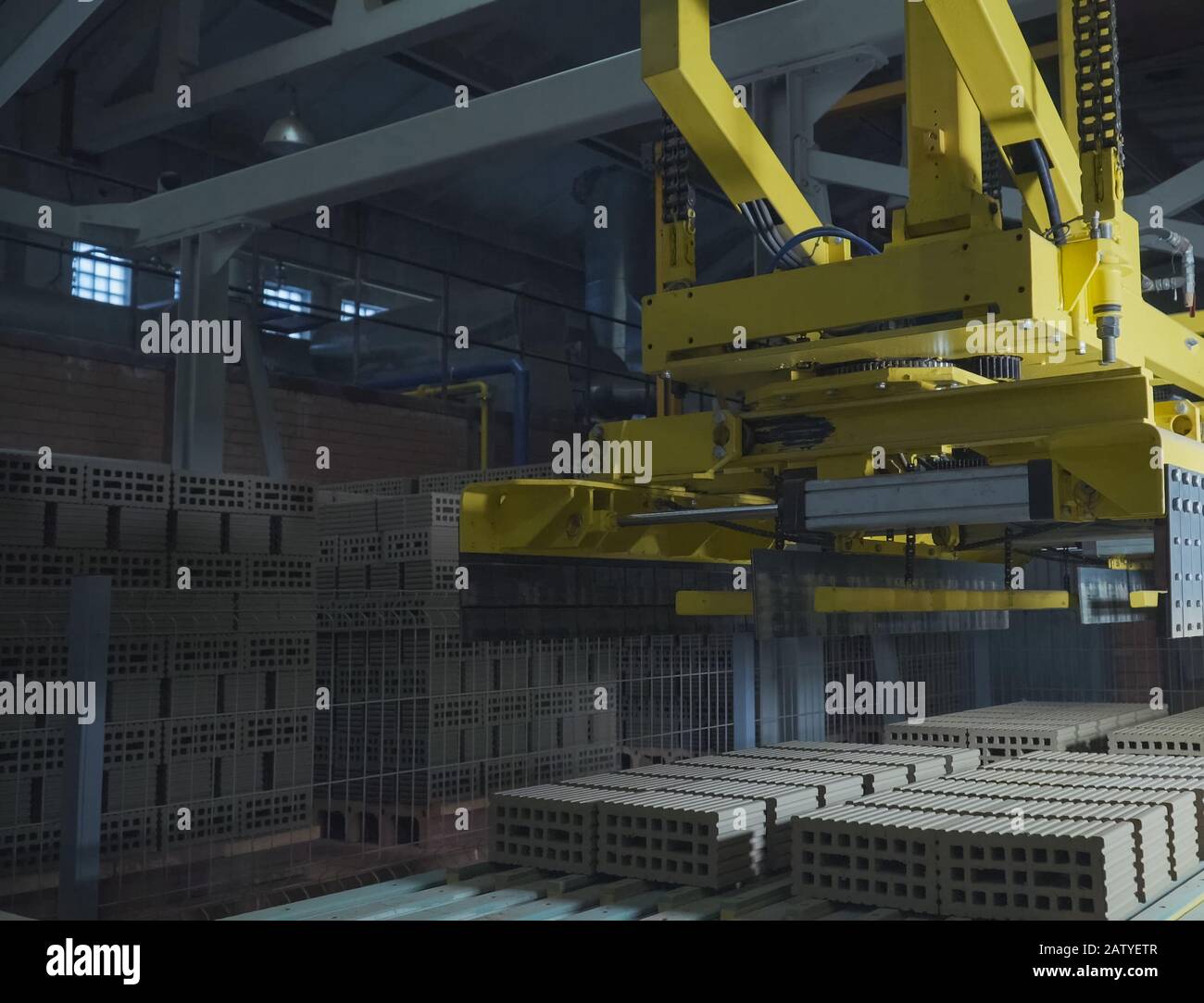 House construction brick conveyor hi-res stock photography and images ...