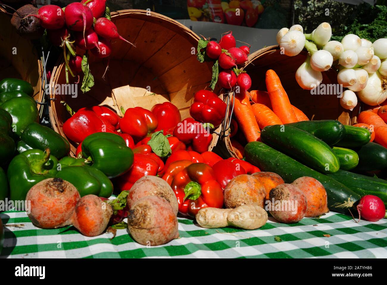 Colorful fresh vegetable produce at a farmers market Stock Photo - Alamy