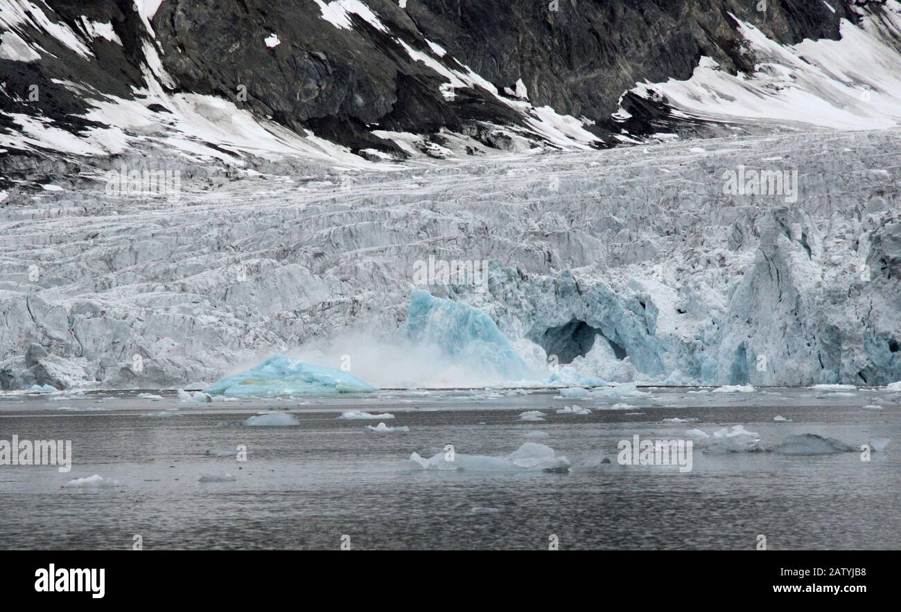 Ice melting sequence hi-res stock photography and images - Alamy