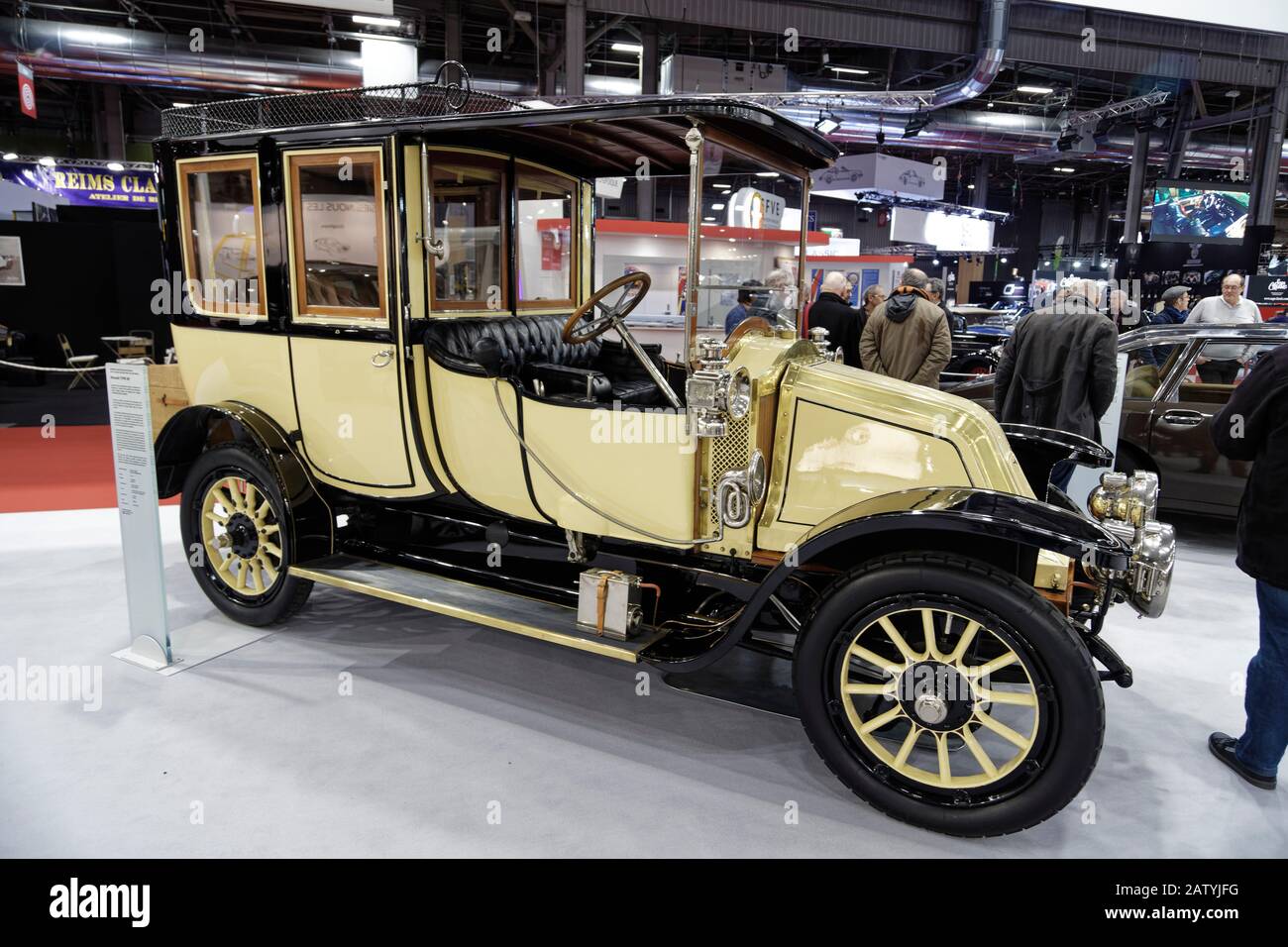 Paris, France. 4th Feb, 2020. 1910 Renault TYPE BY The Retromobile show ...
