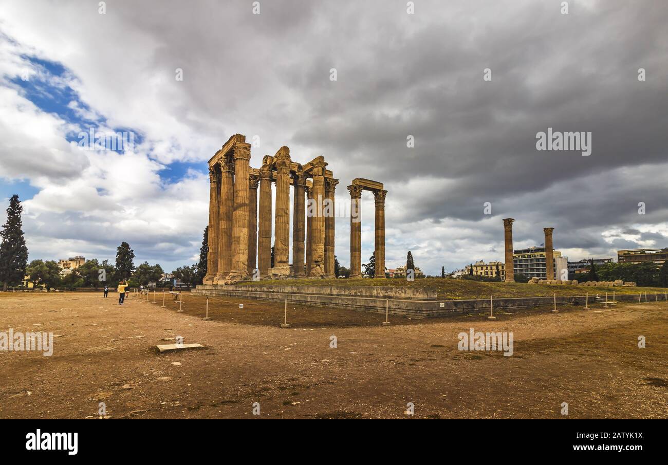 View of the Temple of Olympian Zeus (Olympieion) - Athens, Greece Stock ...