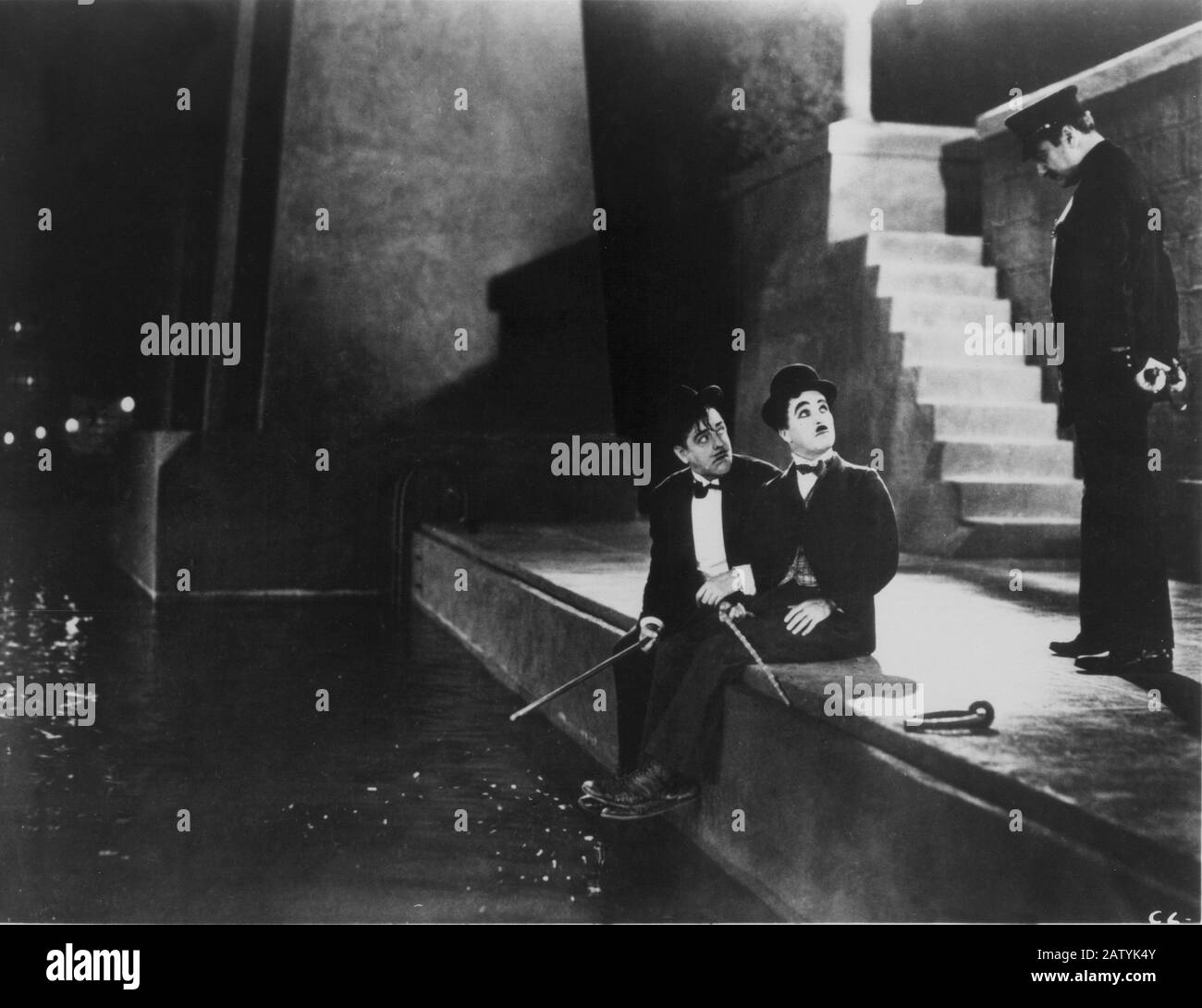 CHARLES CHAPLIN ( 1889 - 1977 ) - CHARLOT - vagabondo - vagabond - cane ...