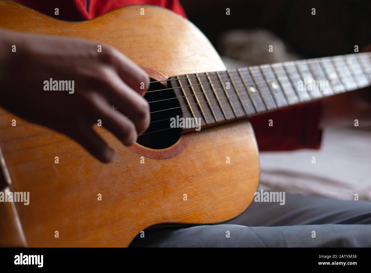 Player with string instrument hi-res stock photography and images - Alamy