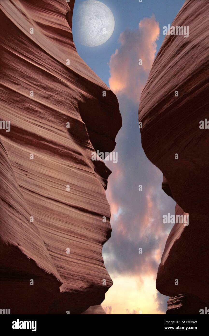 Red rock canyon. Full moon in the sky Stock Photo - Alamy