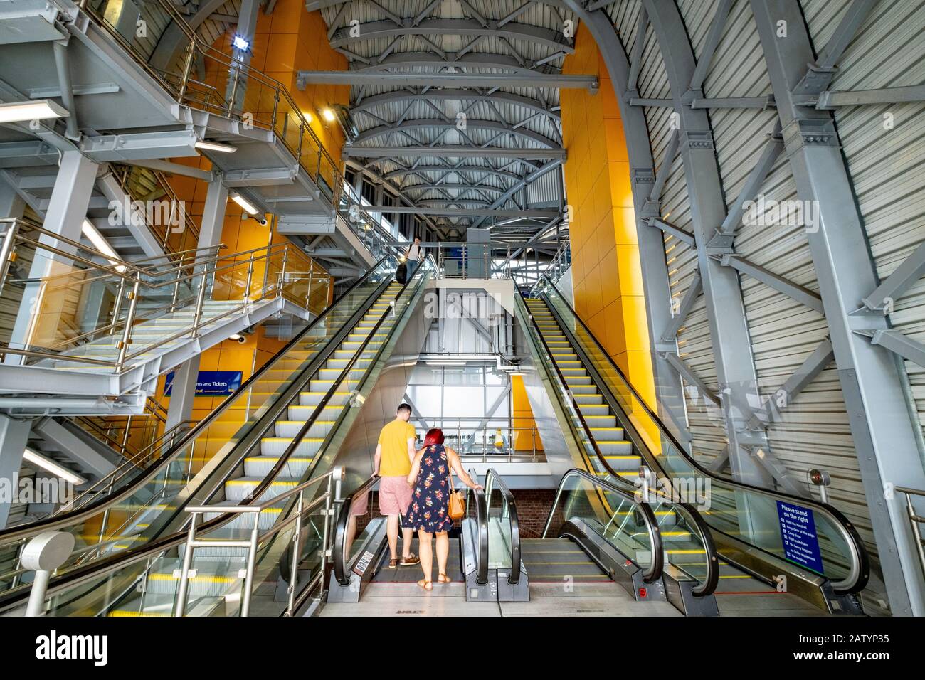 Leeds Train Station Stock Photo - Alamy