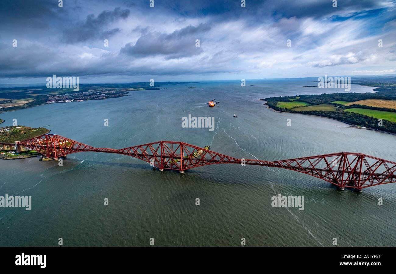 Aerial view of the forth bridge hi-res stock photography and images - Alamy