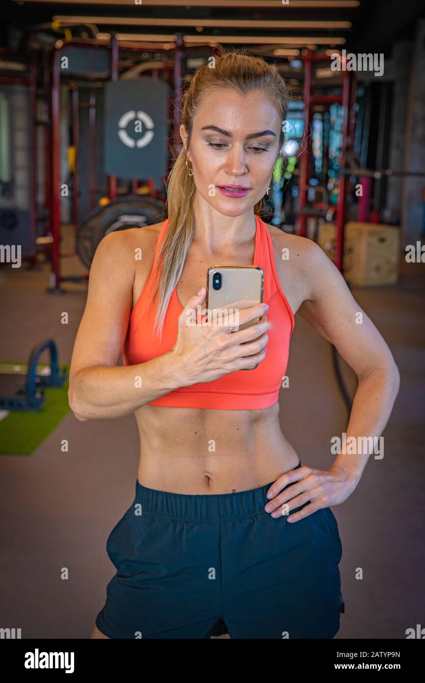 Fitness Girls Selfies