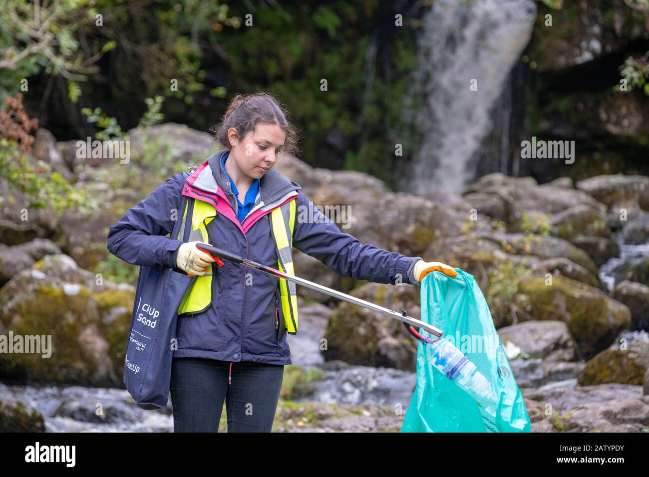 Litter picking in Scottish Countryside Stock Photo - Alamy