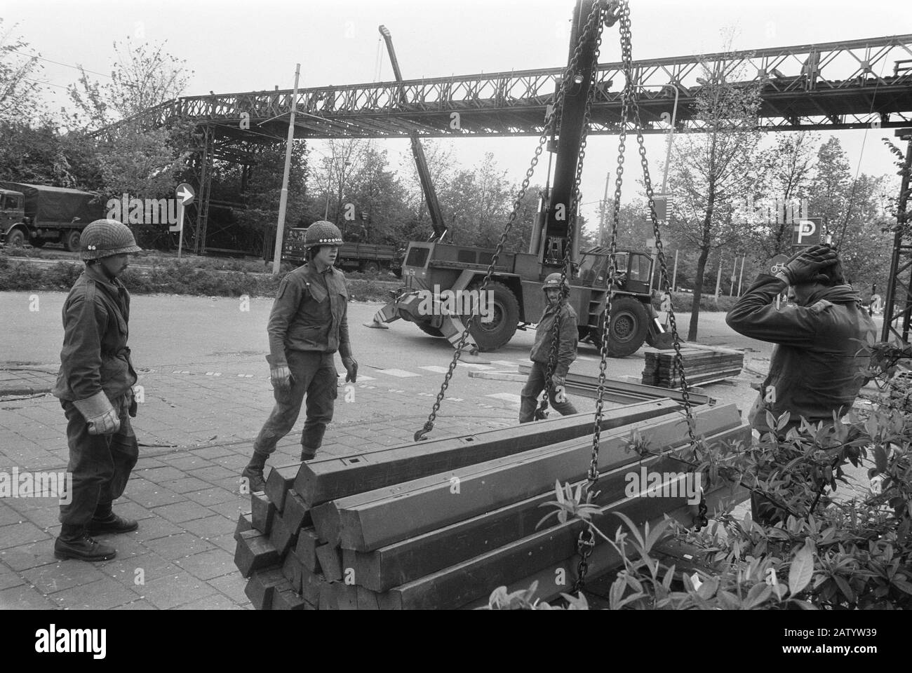 Bailey bridges hi-res stock photography and images - Alamy