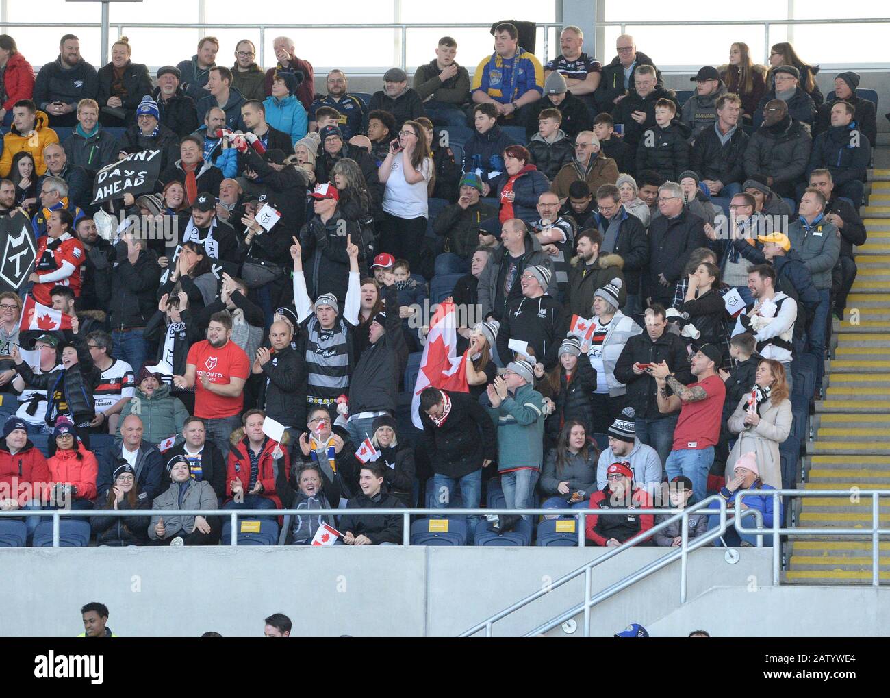 Double fans hi-res stock photography and images - Alamy