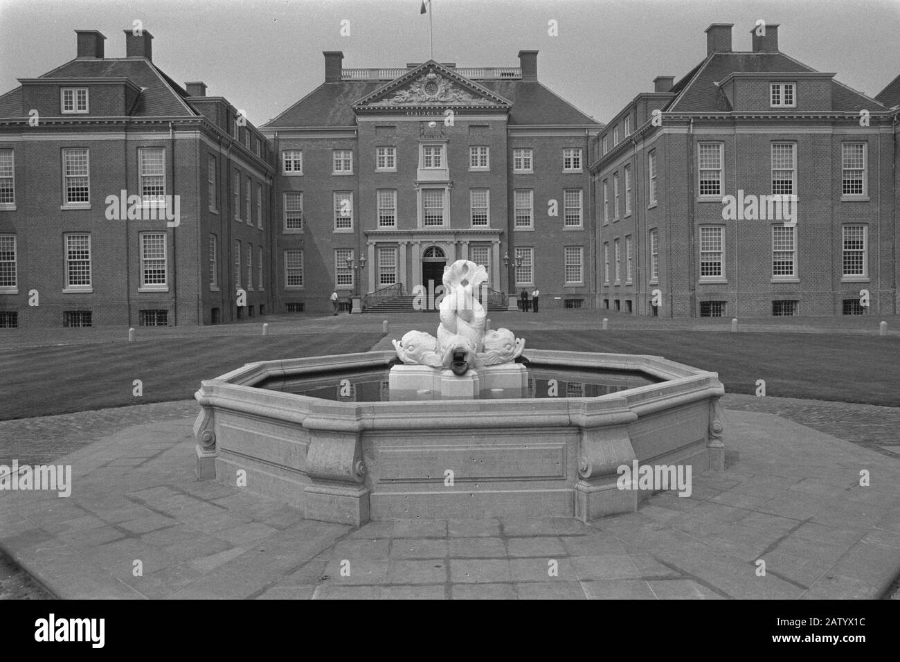 Queen Beatrix opened Museum Palace Het Loo in Apeldoorn Palace Het Loo ...