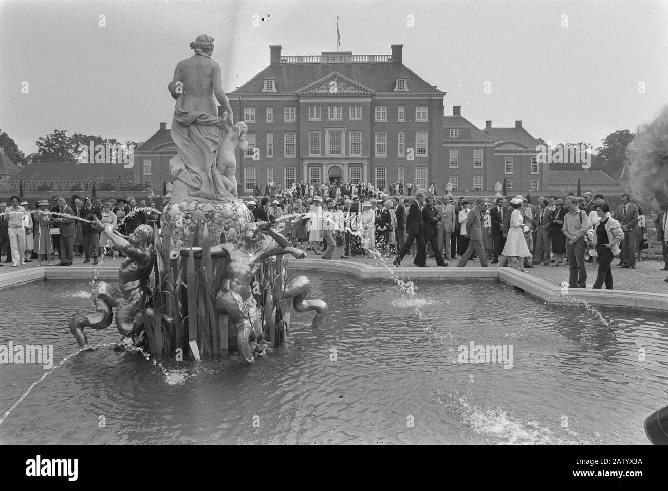 Queen Beatrix opened Museum Palace Het Loo in Apeldoorn Palace Het Loo ...