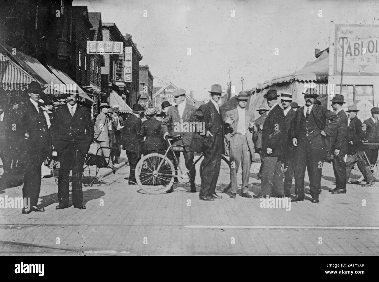 Labor strike 1910s hi-res stock photography and images - Alamy
