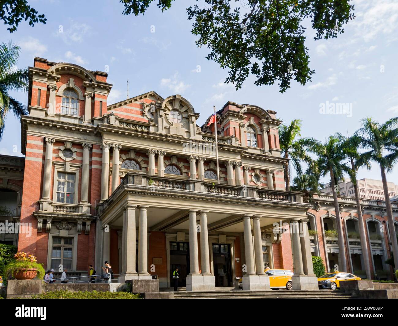 National taiwan university hospital hi-res stock photography and images ...