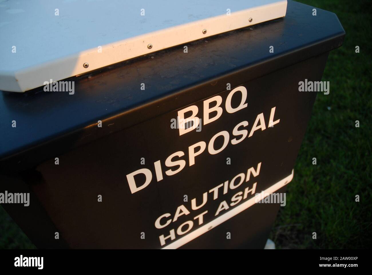 Caution hot ash hi-res stock photography and images - Alamy