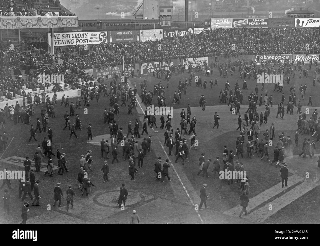 World Series 1913, after 3rd game, Polo Grounds, NY - October 9, 1913 ...