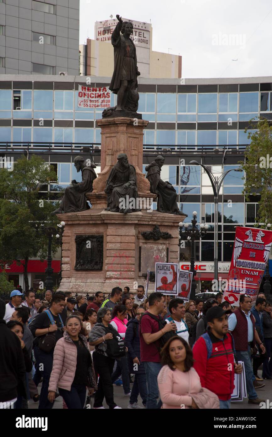 Procesion mexico hi-res stock photography and images - Alamy