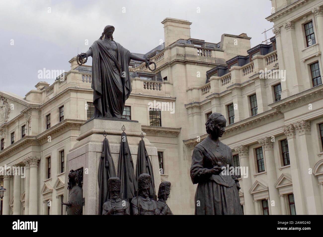 Florence nightingale statue hi-res stock photography and images - Alamy