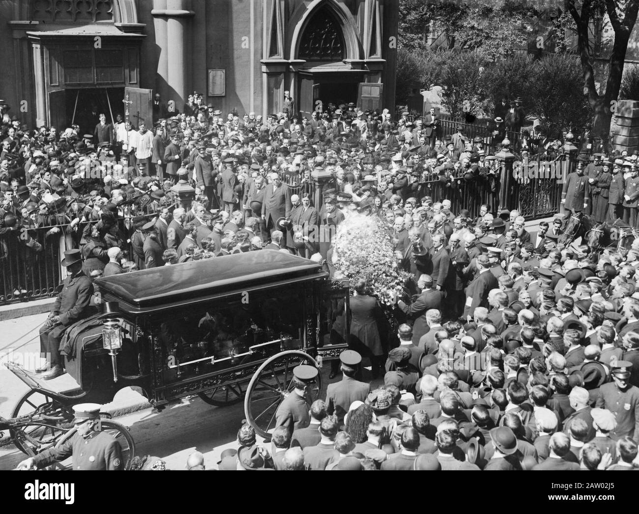 Tim sullivan funeral hi-res stock photography and images - Alamy