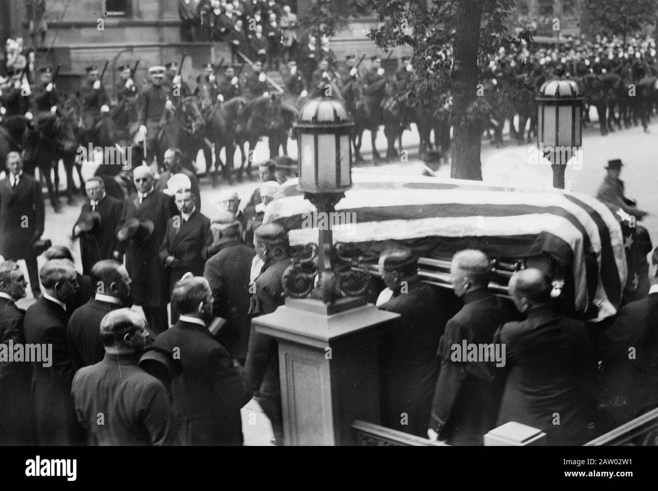 William gaynor coffin hi-res stock photography and images - Alamy