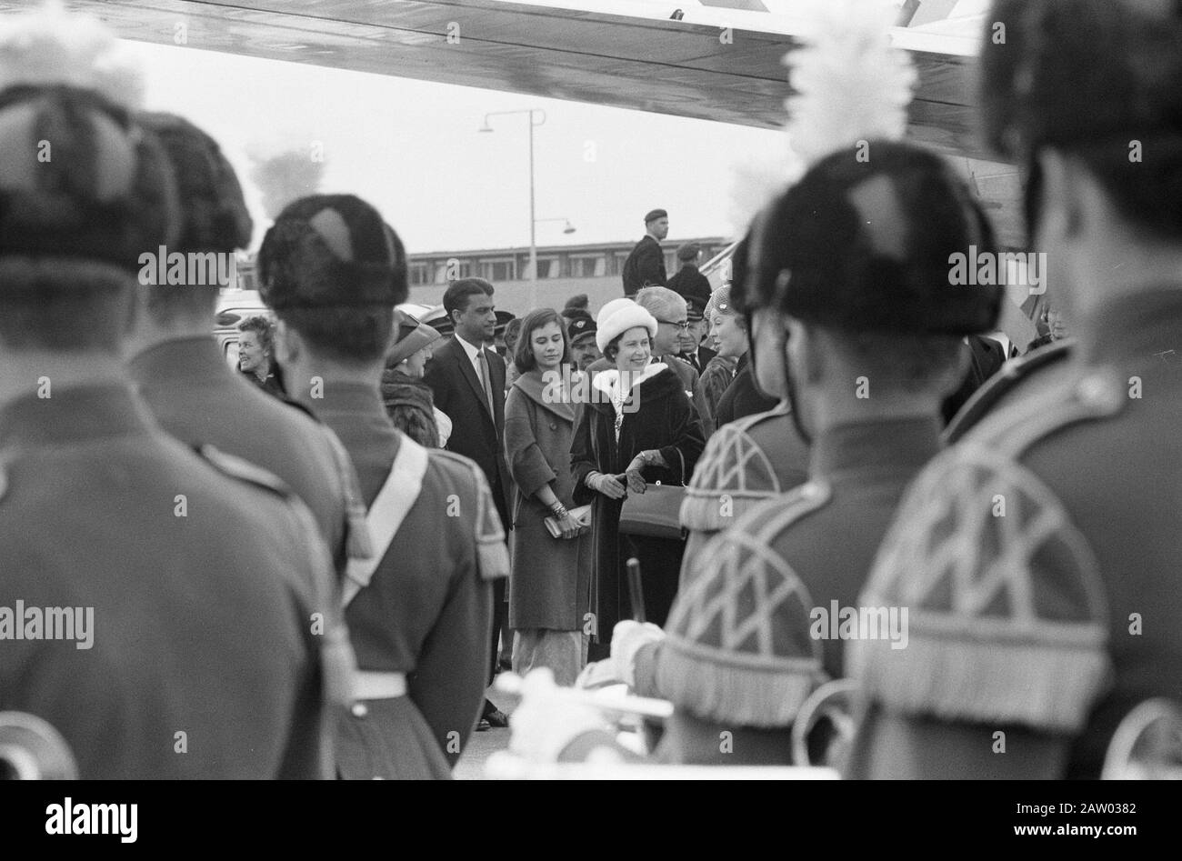 Royalty queen elizabeth ii 1962 hi-res stock photography and images - Alamy
