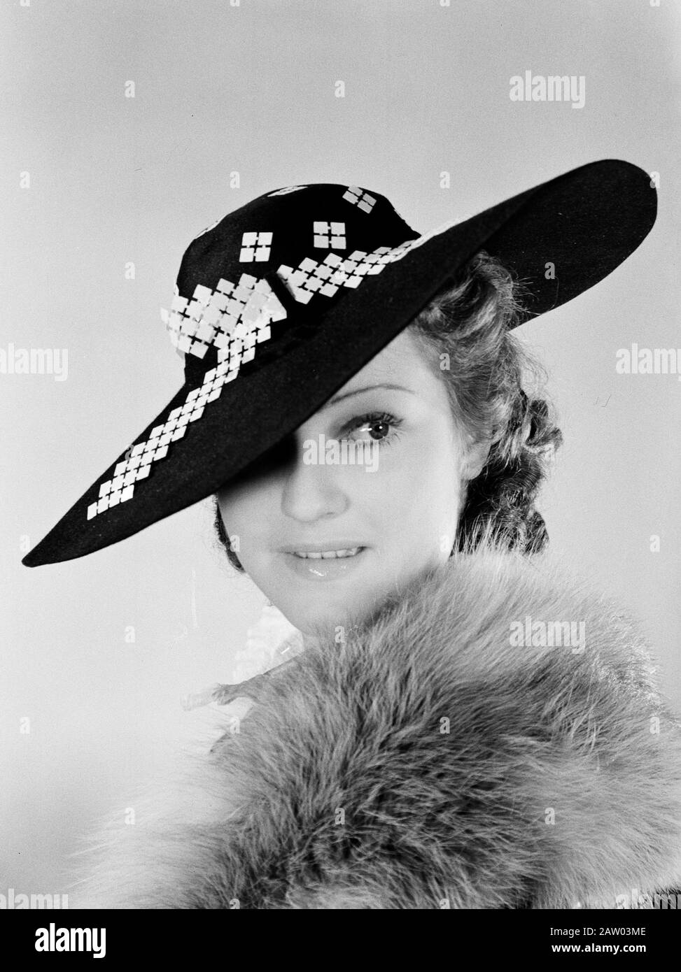 Old Hollywood Glamour Hats