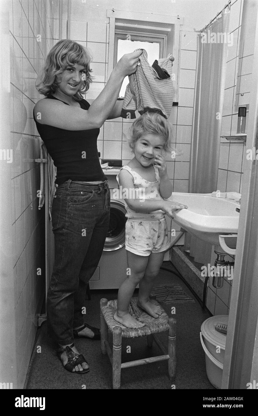 Mother child care; Wash Date: July 30, 1970 Stock Photo - Alamy