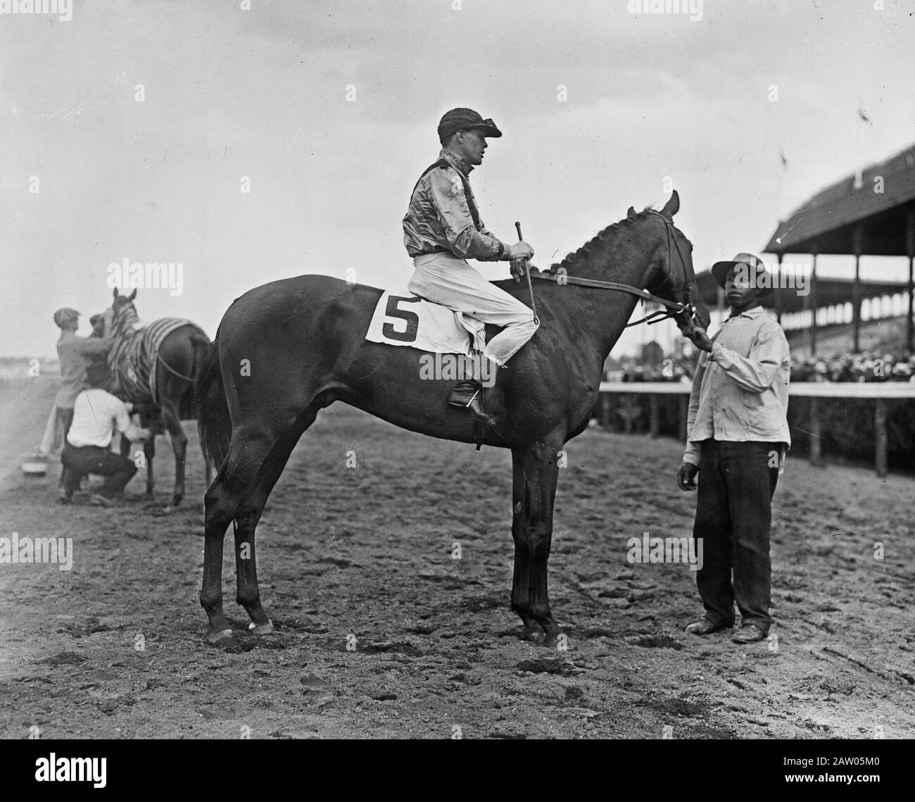Early 1900s horse racing hi-res stock photography and images - Alamy
