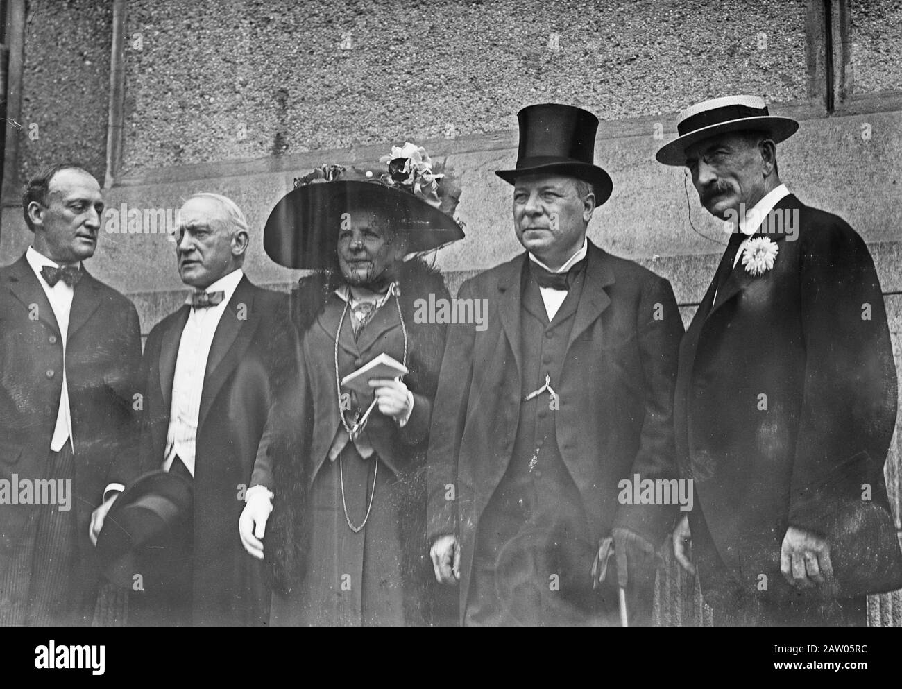 Elizabeth sanderson Black and White Stock Photos & Images - Alamy