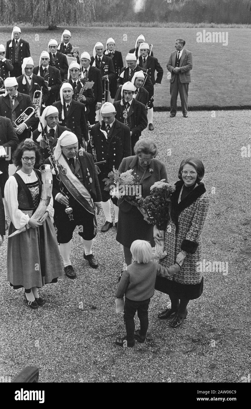 Queen Juliana, Princess Beatrix and Prince Willem Alexander listen to ...