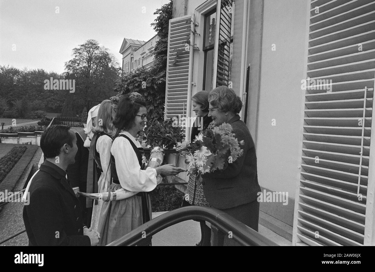 Queen Juliana, Princess Beatrix and Prince Willem Alexander listen to ...