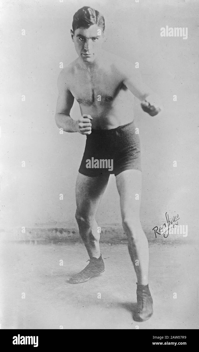 Welterweight champion hi-res stock photography and images - Alamy