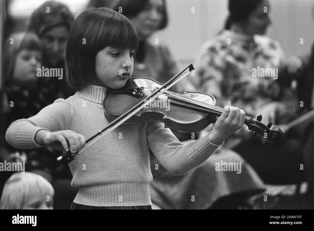 Music Fair 1976 in Jaarbeurs Utrecht; very small children playing ...