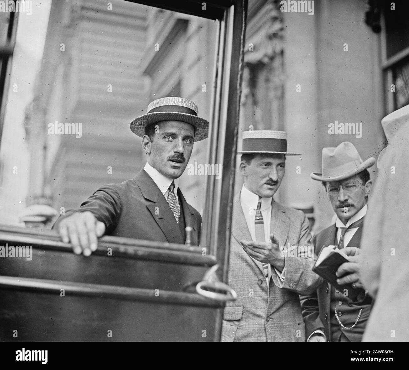 Vice consul hi-res stock photography and images - Alamy