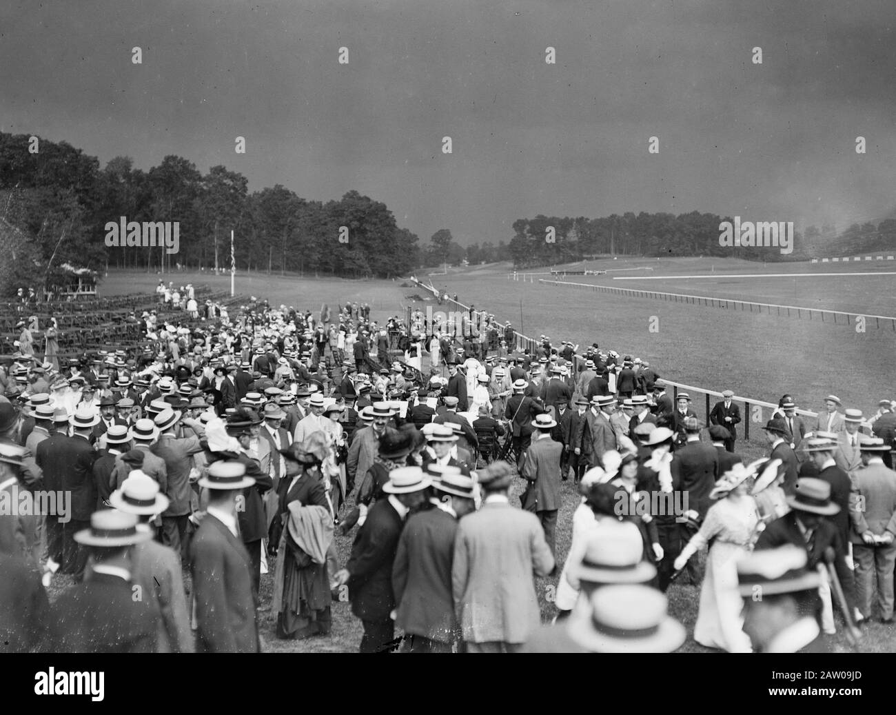 Early 1900s horse racing hi-res stock photography and images - Alamy