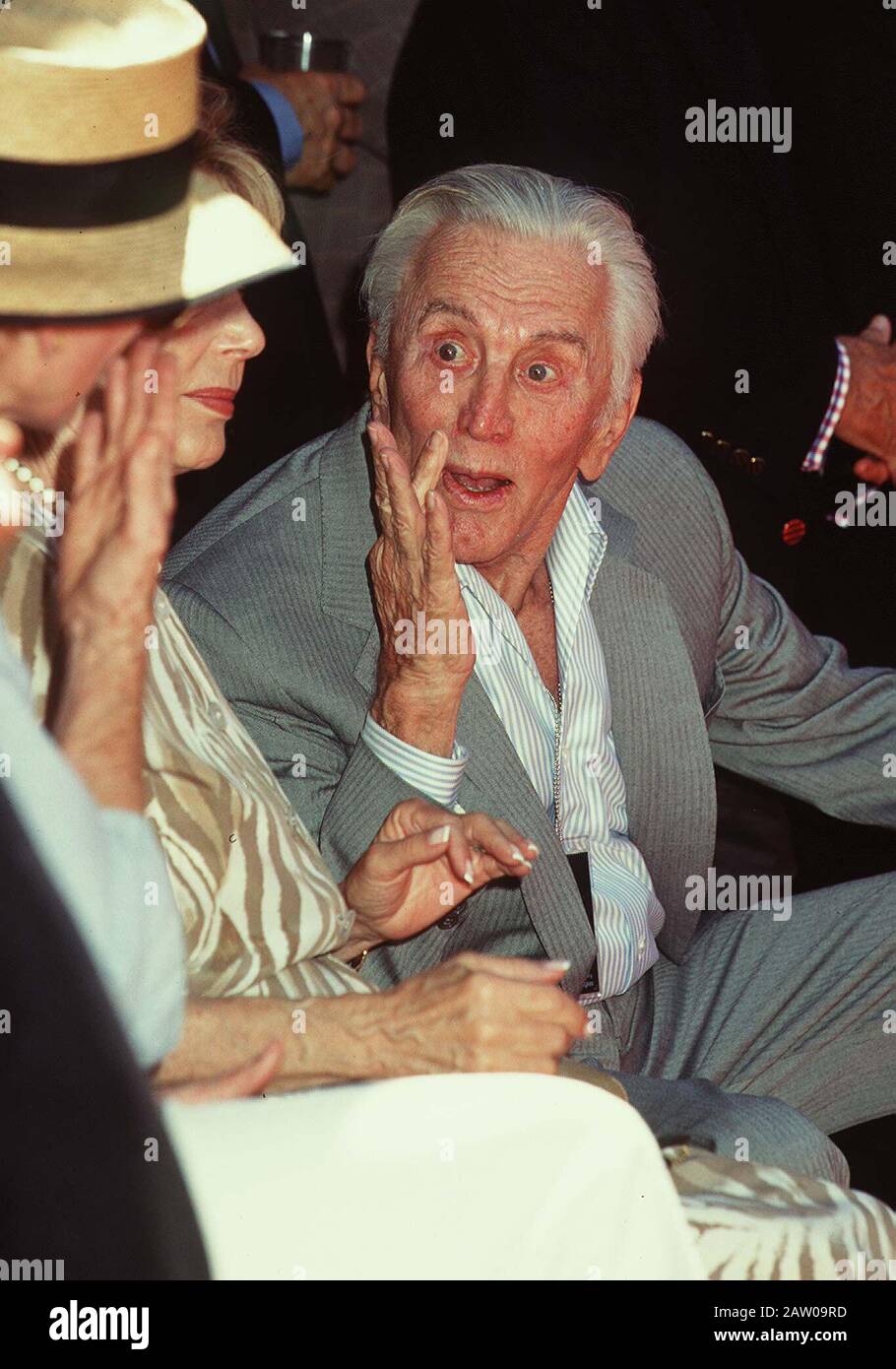 Kirk douglas last hi-res stock photography and images - Alamy