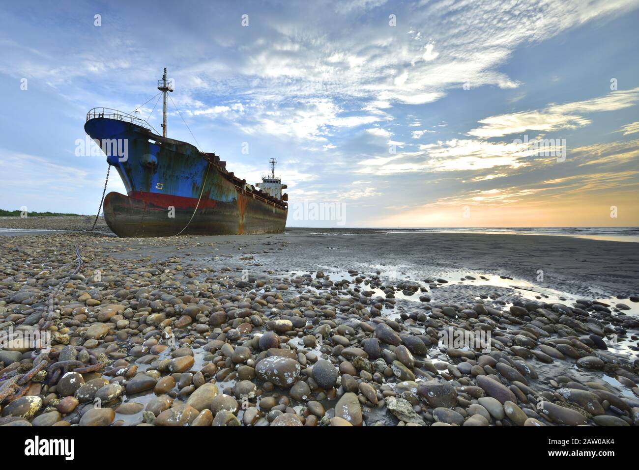 old ship on beach Stock Photo - Alamy