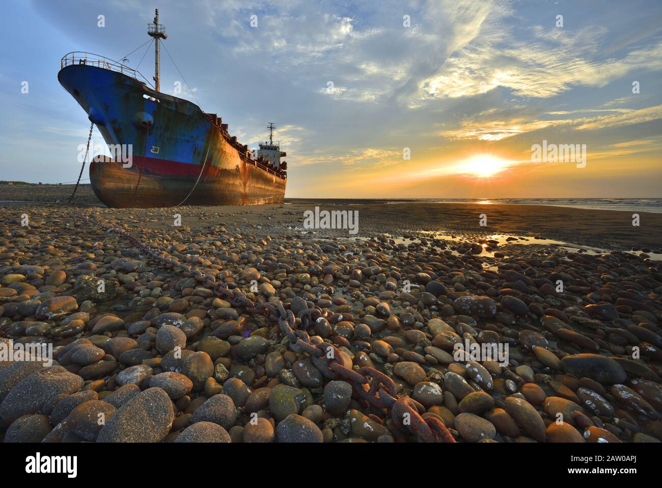 old ship on beach Stock Photo - Alamy