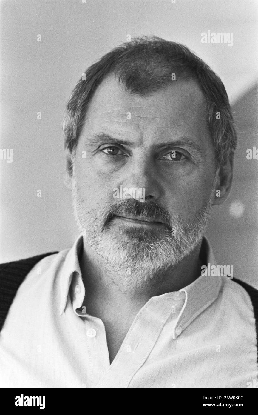 Nico Knapper, VARA director Date: October 21, 1983 Keywords ...