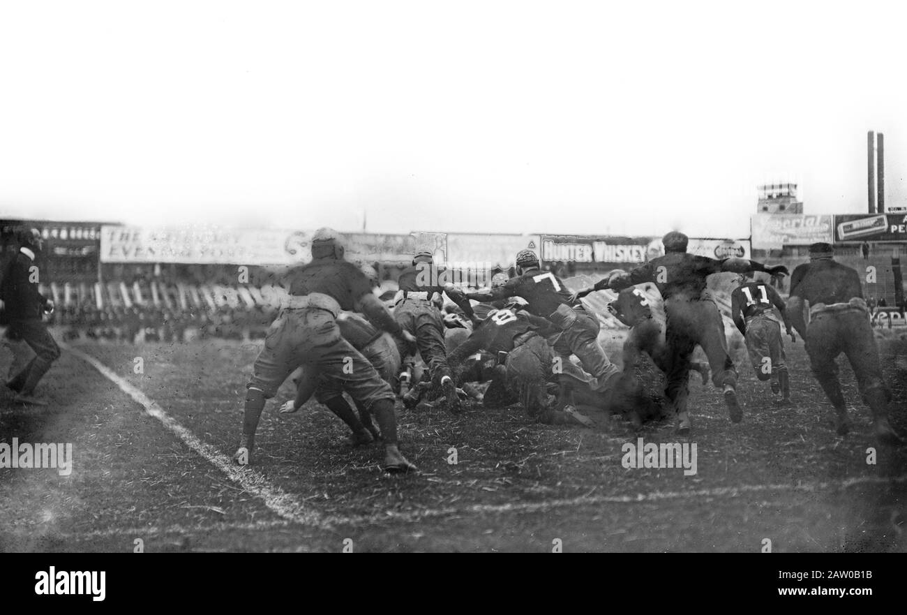Black football player 1900s hi-res stock photography and images - Alamy