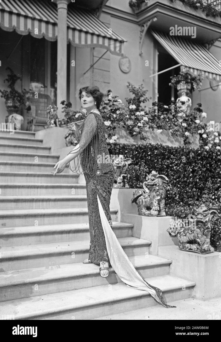 Yele hi-res stock photography and images - Alamy