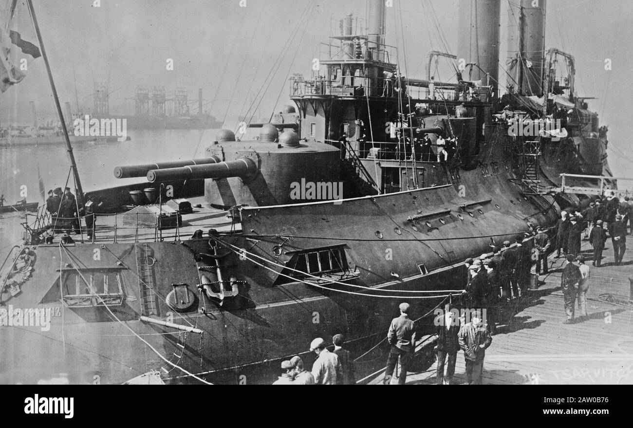 Russian battleship hi-res stock photography and images - Alamy