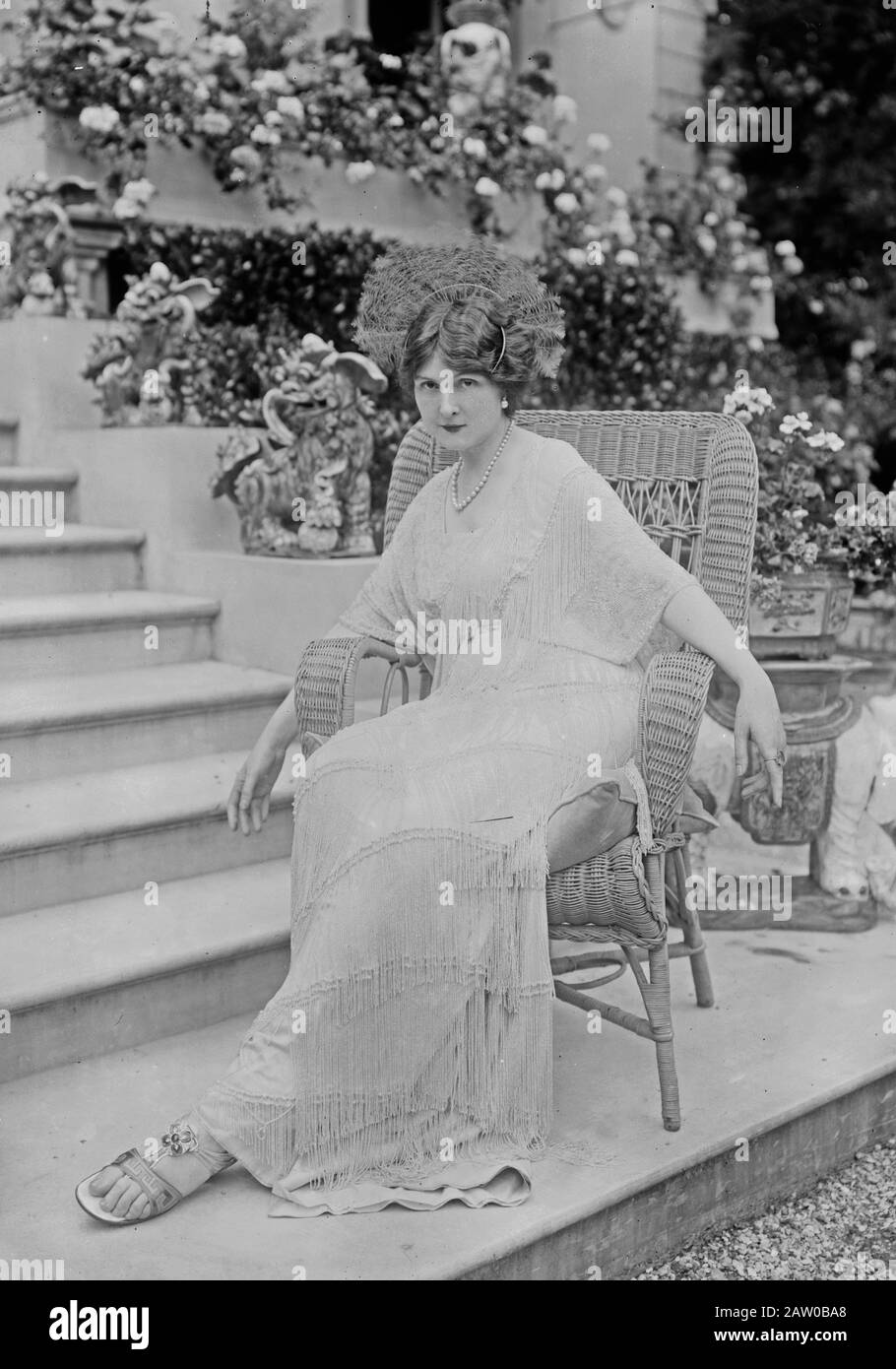 Yele hi-res stock photography and images - Alamy