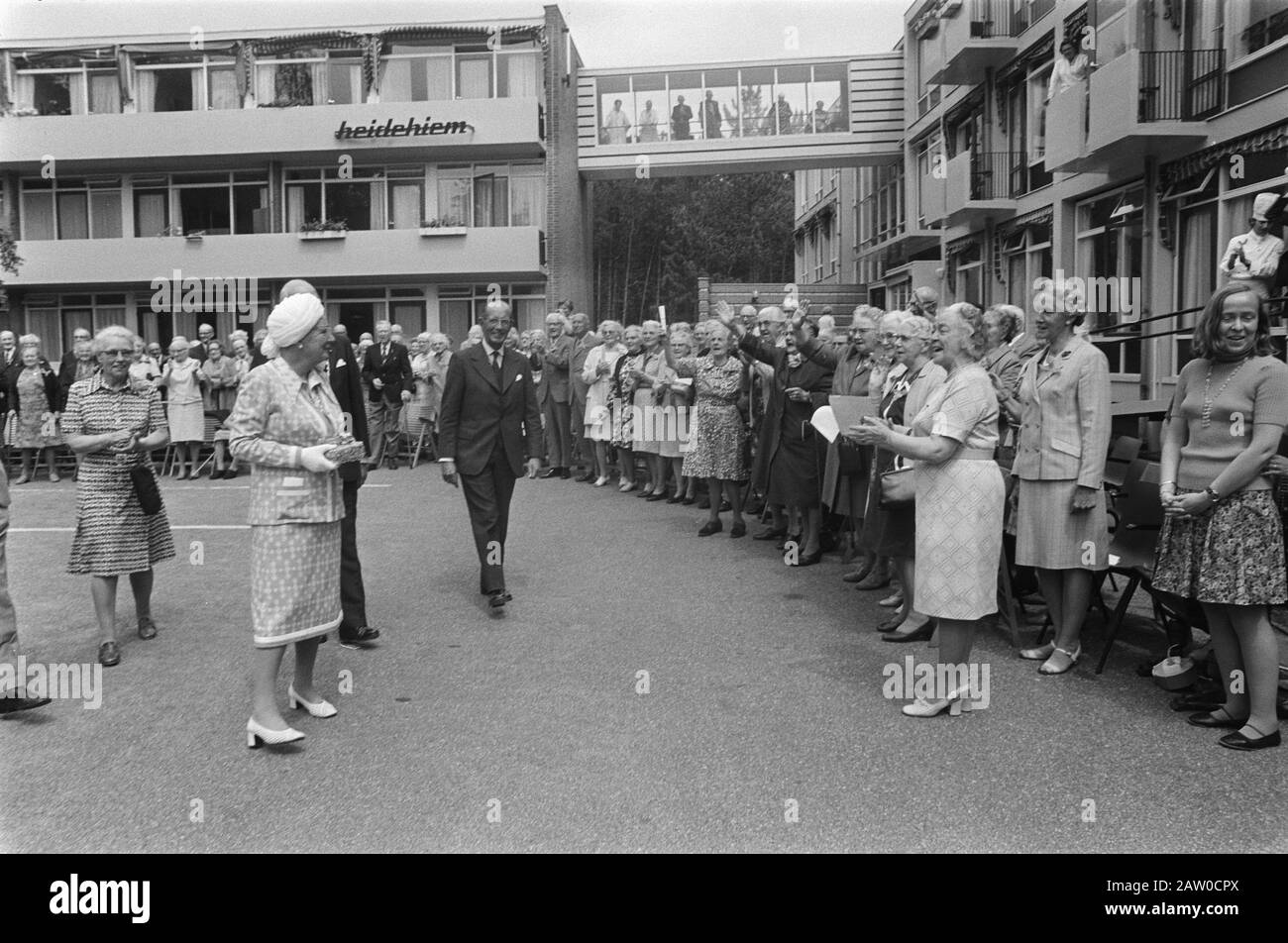 Queen Juliana visits Drenthe province Date: June 19, 1974 Location ...
