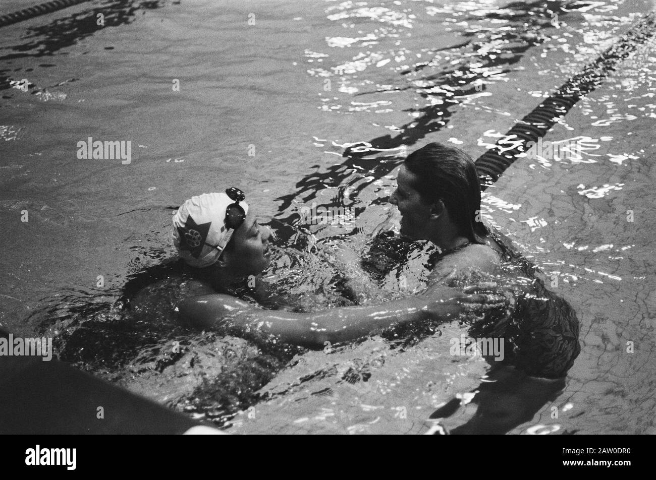 National swimming championships in Amersfoort; Enith Brigitha (l ...