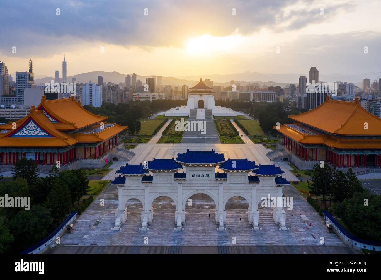 Sunrise at Front gate of Chiang Kai Shek Memorial hall in Taipei City ...