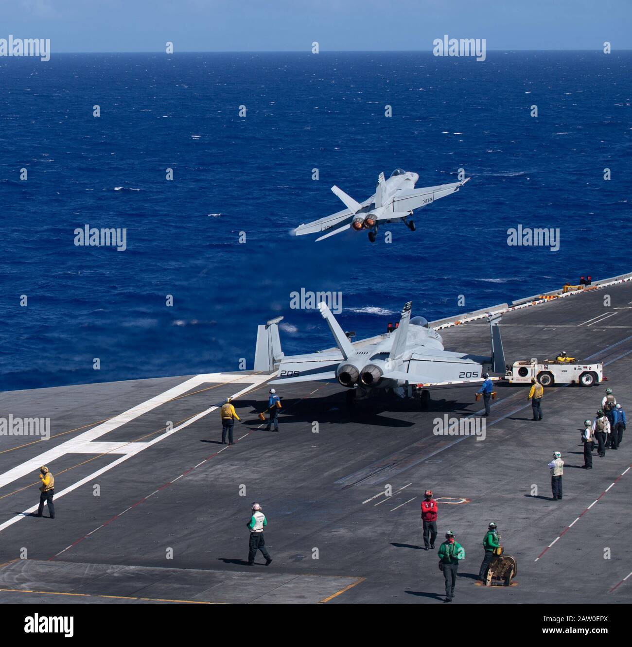 200205-N-SH180-1189 PACIFIC OCEAN (Feb. 5, 2020) an F/A-18E Super ...